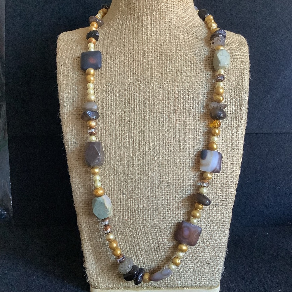 Genuine Freshwater Pearl & Quartz Necklace. - Gem